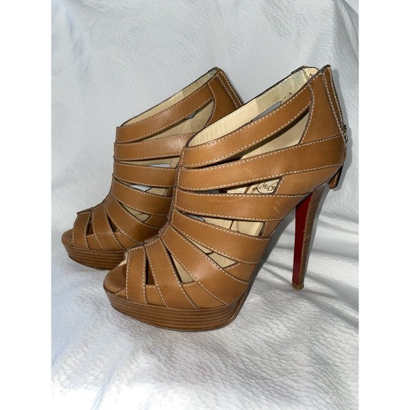 Christian Louboutin | Shoes | Christian Louboutin Pique Cire 4 Beige ...